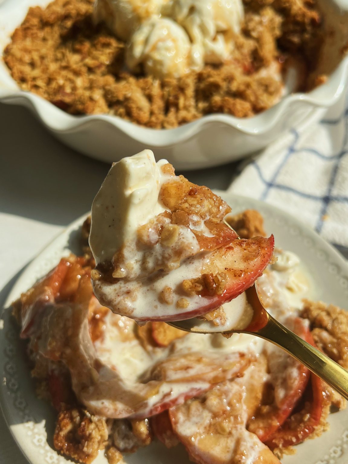 Apple Crisp - Brooklyn's Bites